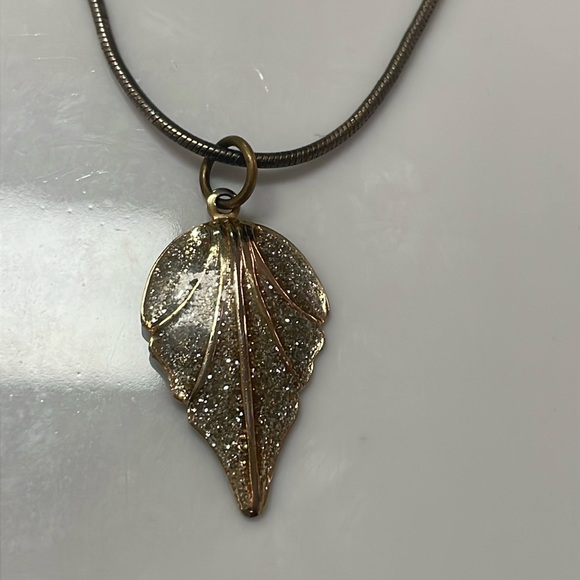 Jewelry | Vintage Diamond Chip Gold Leaf Pendant Necklace | Poshmark
